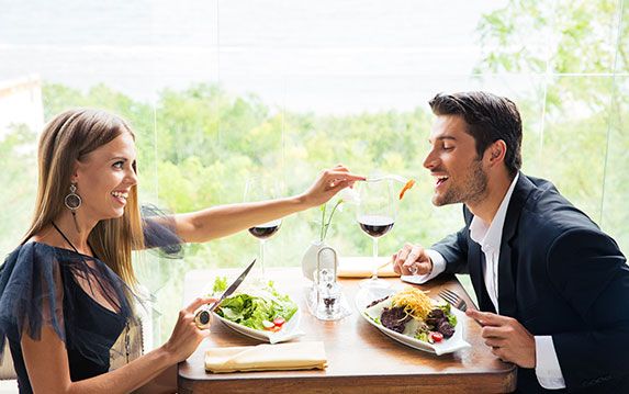 Consigue una cena gratis con Estrella para 2 personas